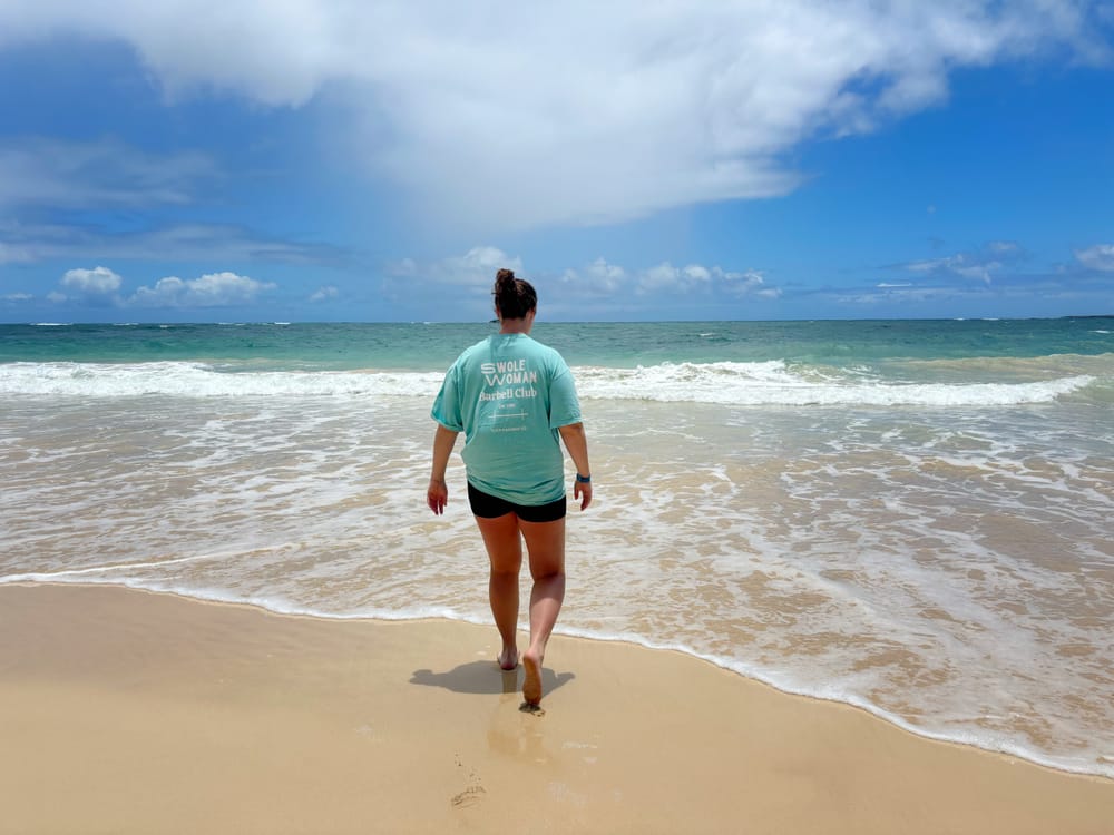 Swole Woman Barbell Club T-Shirt – She's A Beast